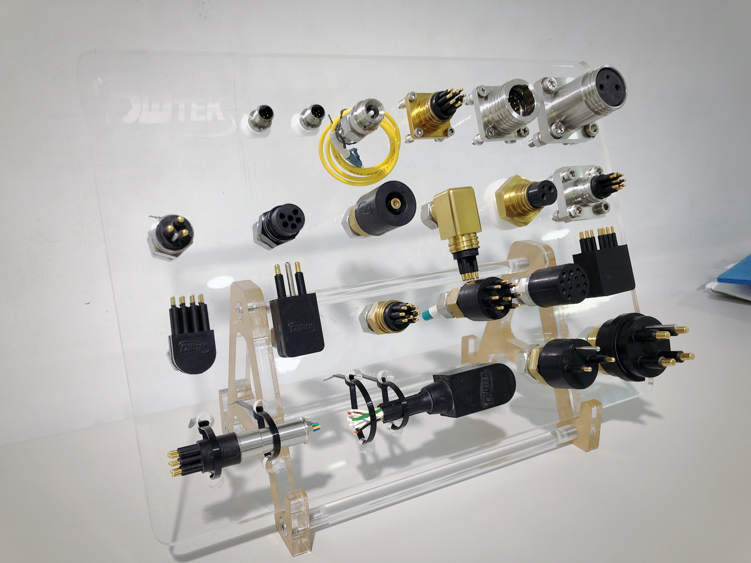 DWTEK Micro Circular Connectors - Geo-matching